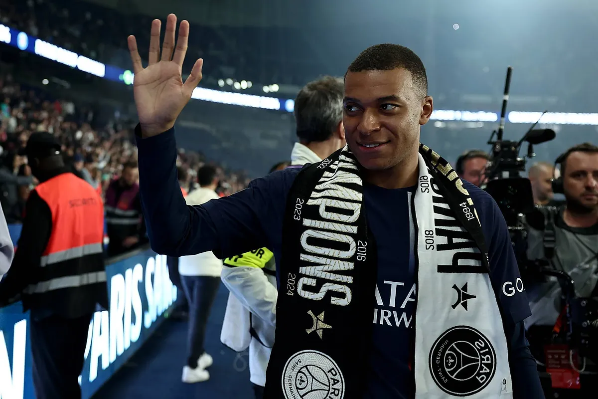 Kylian Mbappe Receives Mixed Farewell from Paris Saint