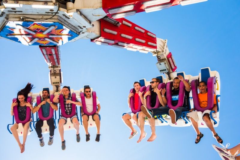 The Role of Interactive Technology in Theme Parks